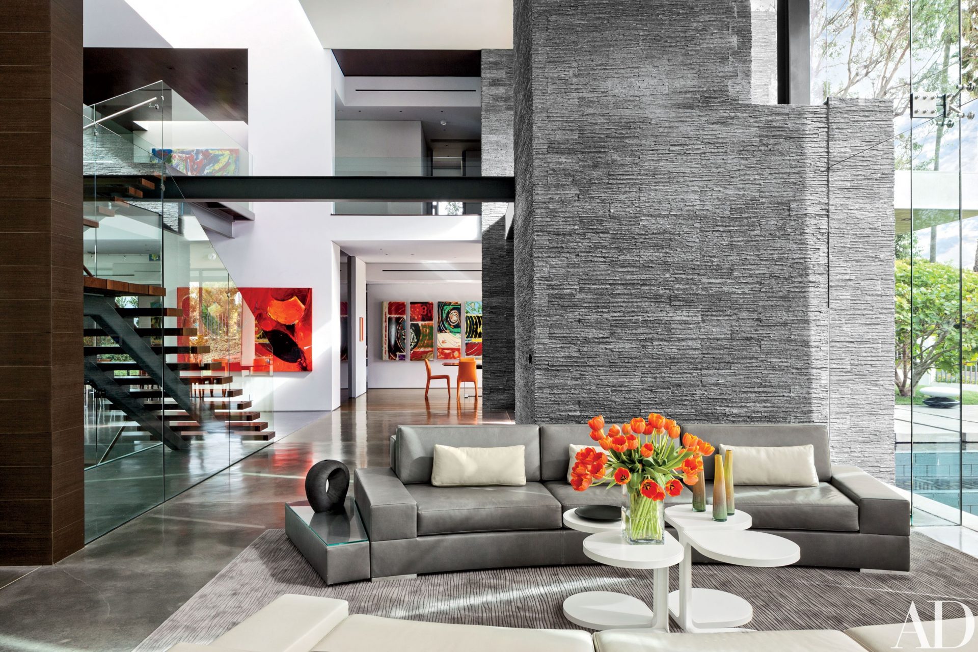 Modern Design Ideas for Your High-Tech Living Room - 2024 Guide - Jaxtr