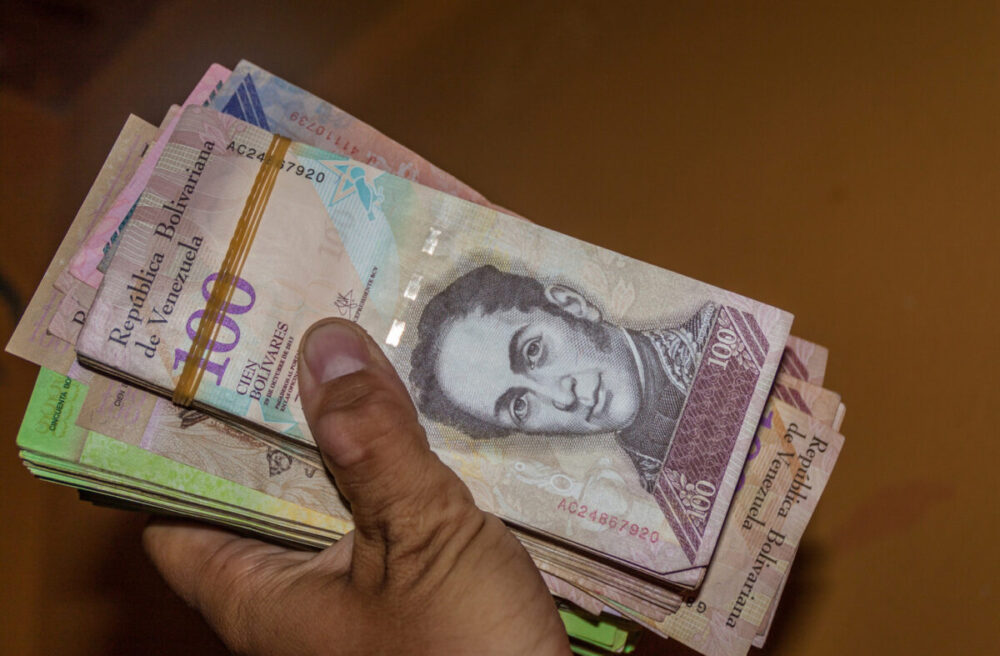 Differences Between Virtual Currency and Fiat Currency - 2024 Guide - Jaxtr