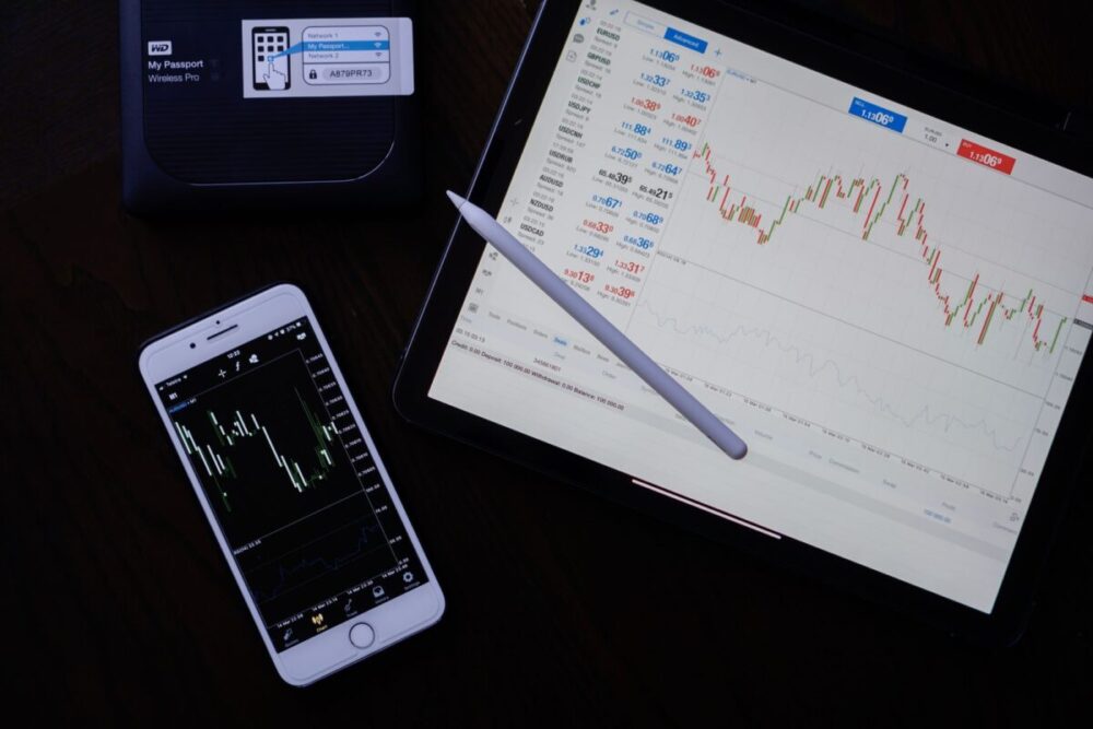 MetaTrader 4 vs MetaTrader 5: Picking the Right Trading Tool for You ... MetaTrader 4 vs MetaTrader 5: Picking the Right Trading Tool for You ...